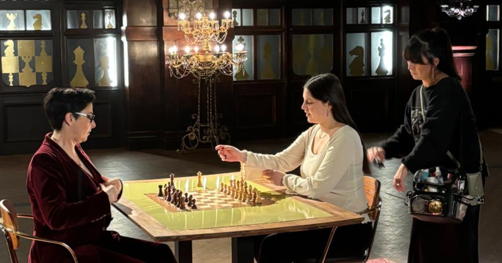 How Curve reimagined chess for the small screen | Behind The Scenes ...