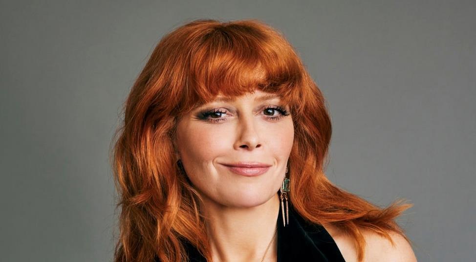 Sister ties with Poker Face star Natasha Lyonne | News | Broadcast