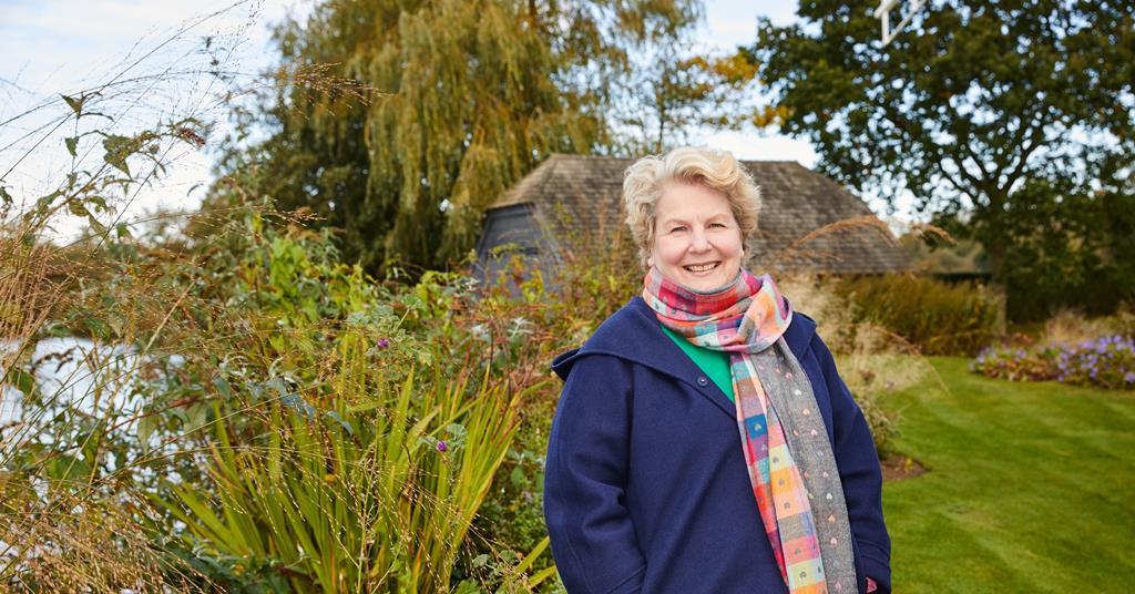 Glued to the Screen: Extraordinary Escapes With Sandi Toksvig ...