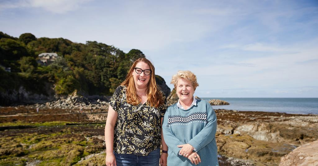 Glued to the Screen: Extraordinary Escapes With Sandi Toksvig ...