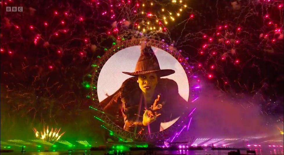 Pixel Artworks uses Hologauze effects for London’s NYE broadcast | News ...