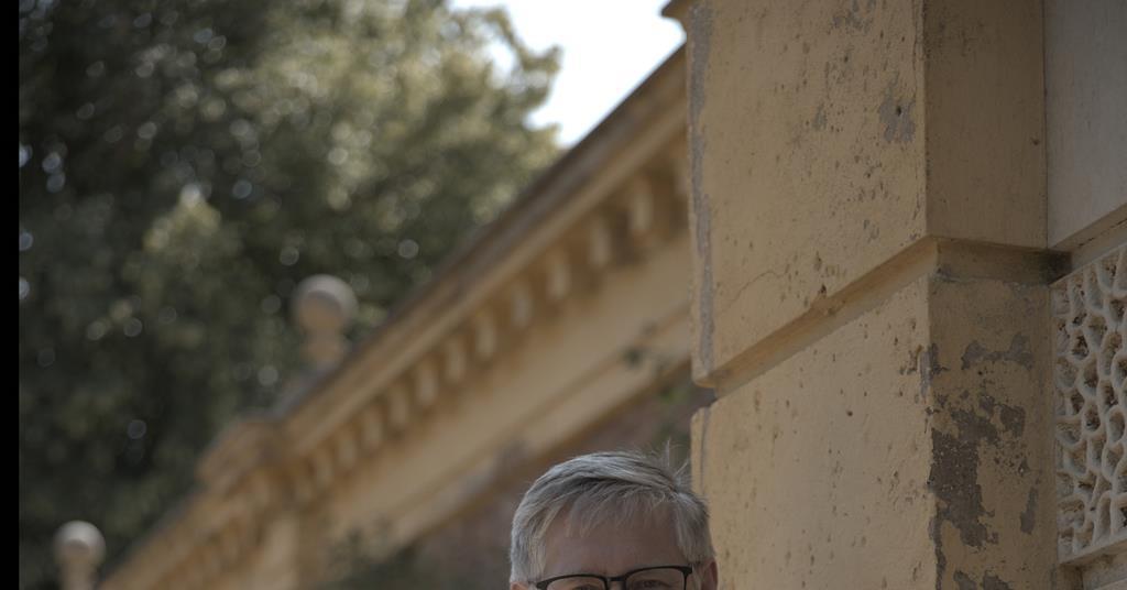 Yeti visits Queen Victoria’s home for C5 | News | Broadcast