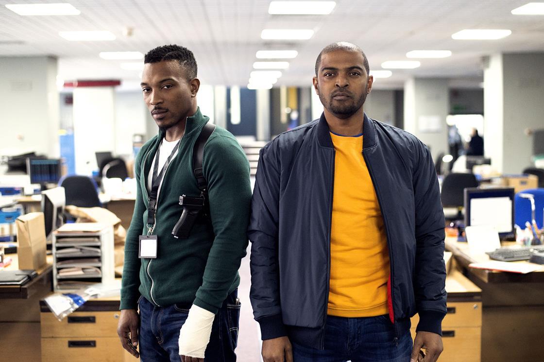 Fake and real cops deliver | Ratings | Broadcast